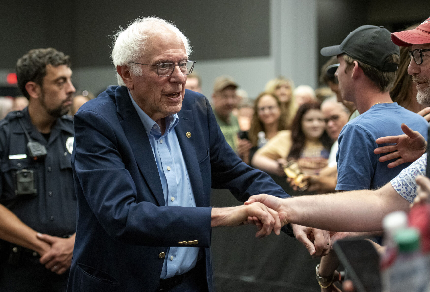 Bernie Sanders Fighting Oligarchy Tour stop in Charleston | Galleries ...