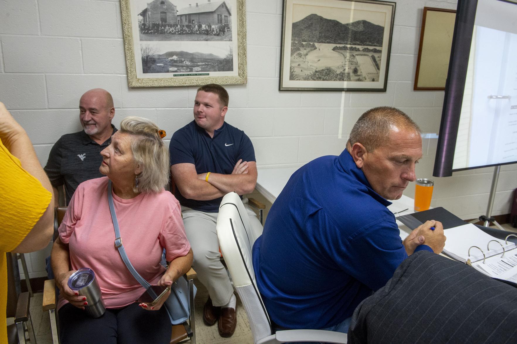 Belle mayor's bid to fire police chief upheld after hearing | Kanawha ...