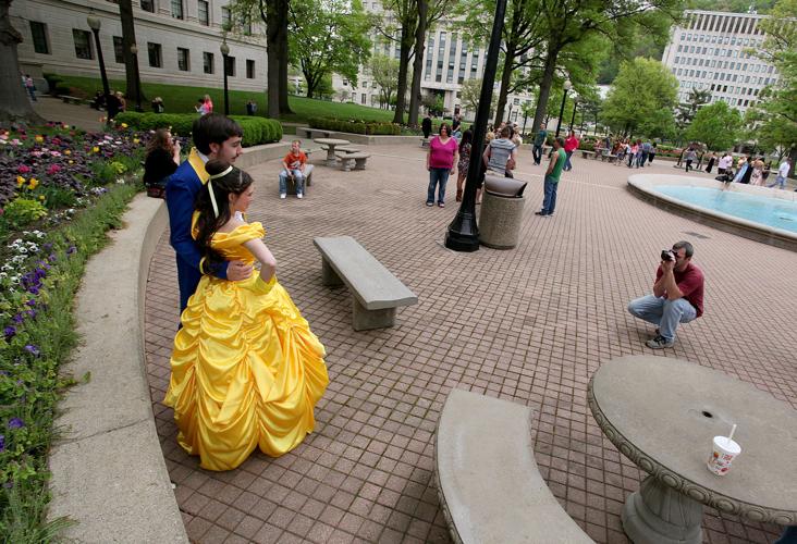 Come springtime, Capitol Complex becomes prom photo central | News ...