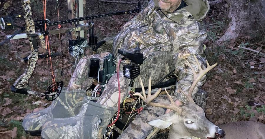 Quadriplegic hunter bags 10-point buck from wheelchair | Hunting ...