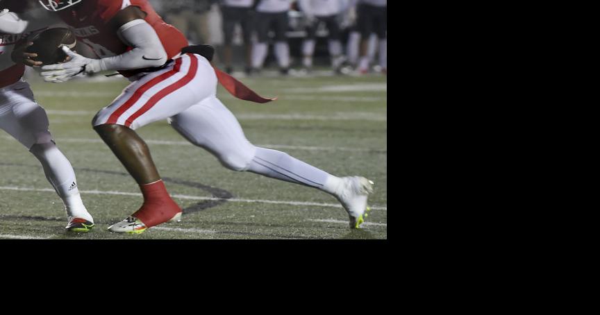 Prep football: Hurricane's Mondrell Dean doing it all in Hurricane's ...