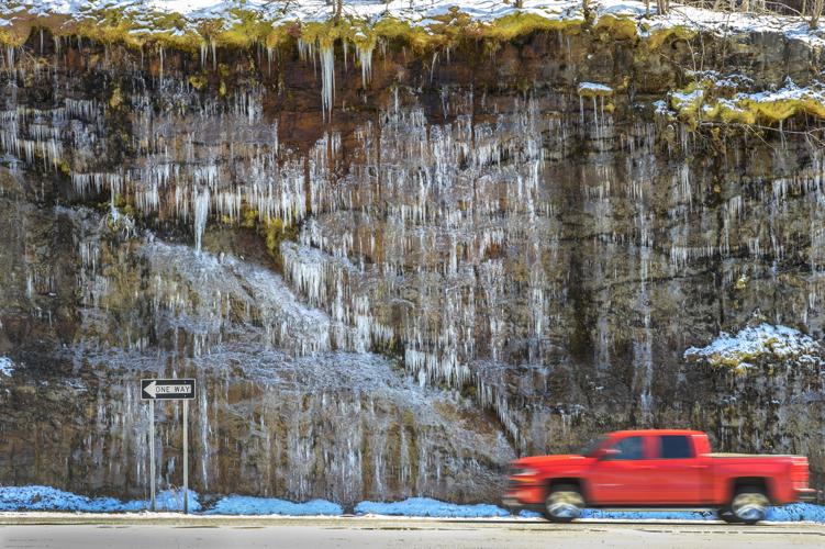 PHOTOS: Icy Wednesday | Kanawha Valley | wvgazettemail.com