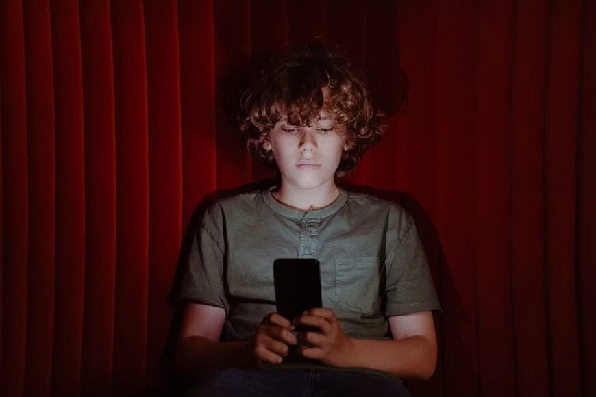 Social Media's Quiet Impact on Teen Identity | Sponsored Content ...
