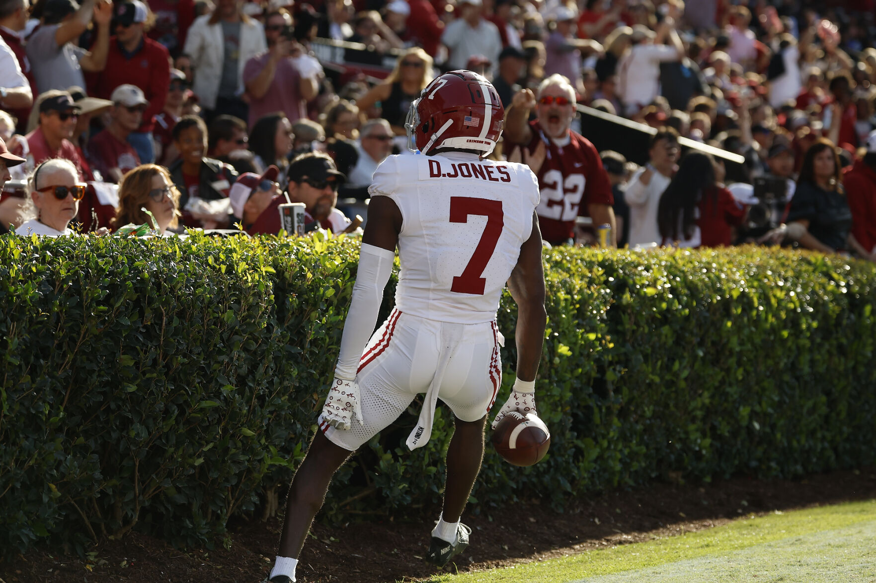 Pick-six and a late fumble recovery lift No. 4 Alabama to a win over ...