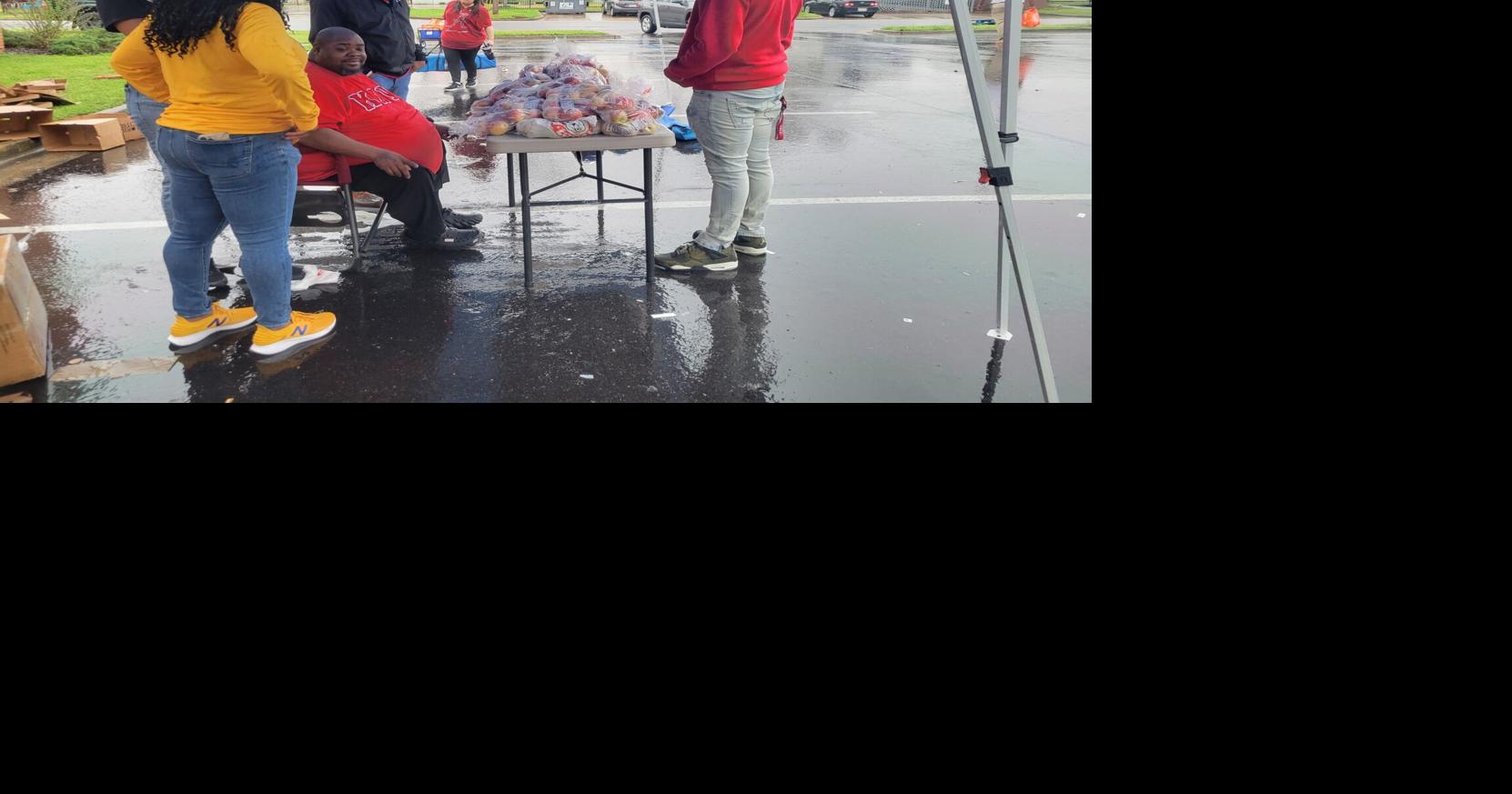 Mobile food drive helps over 200 families | Local News | wvua23.com