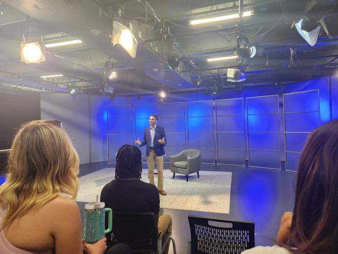 Award-winning comedian, journalist, writer inspires Alabama students ...
