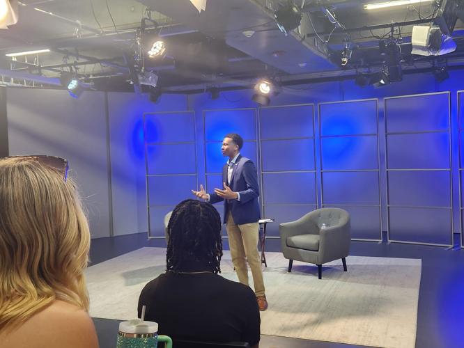 Award-winning comedian, journalist, writer inspires Alabama students ...