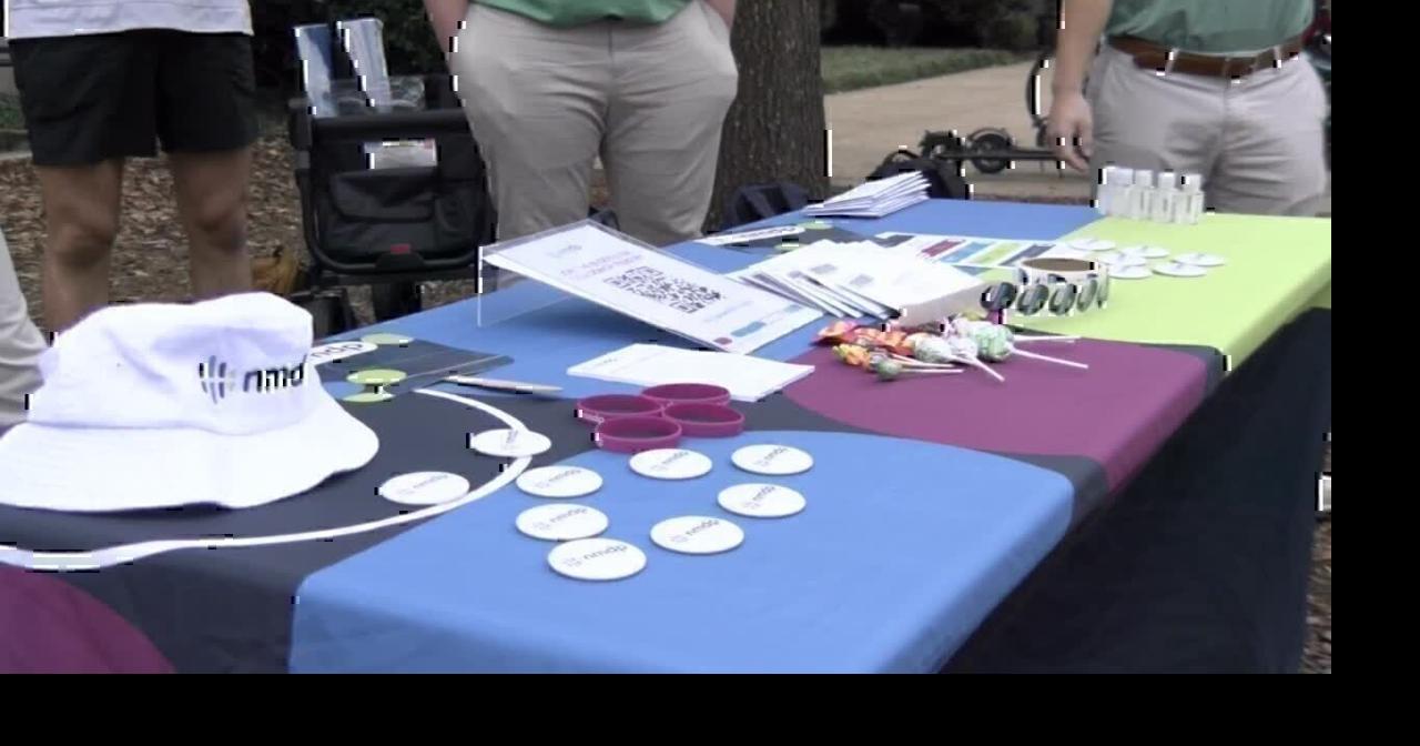 NMDP bone marrow program swabbing cheeks for blood stem cells | Local ...