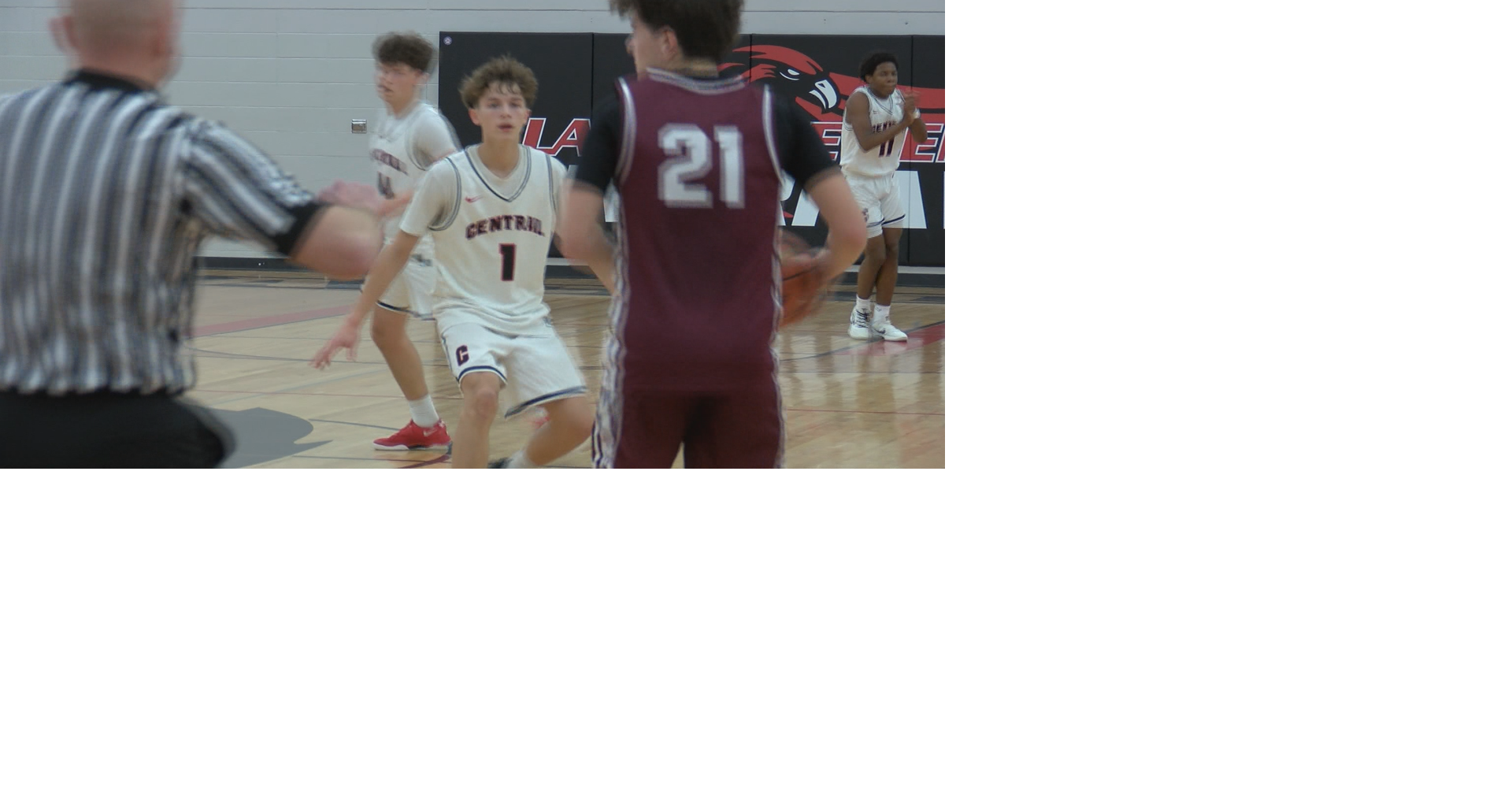 Central locks down Holmen | Sports | wxow.com