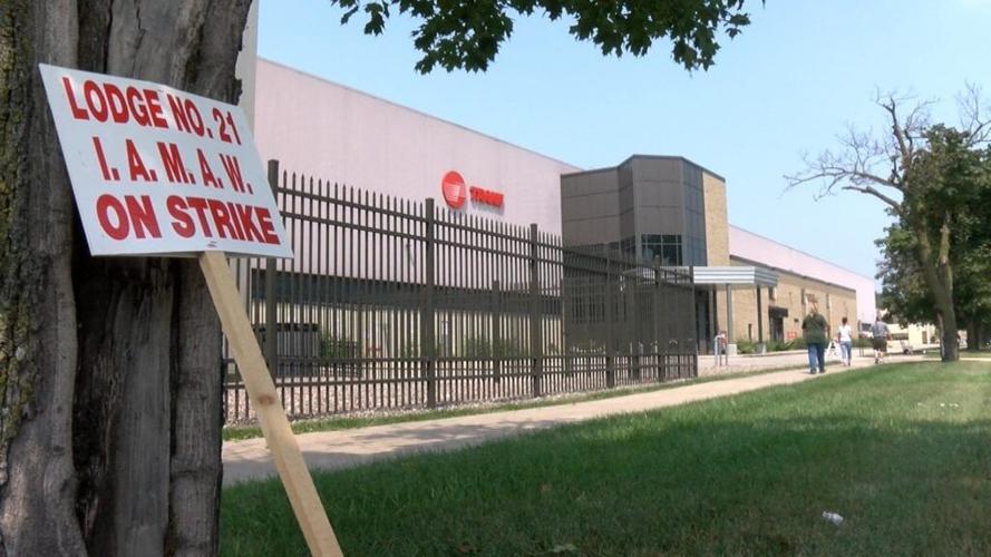 Trane employees strike for better working conditions | News | wxow.com