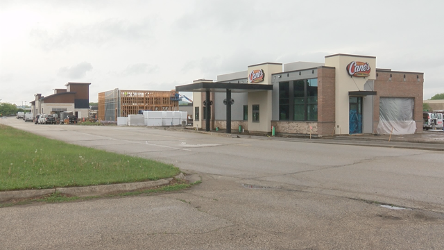 Buildings continue to go up at Valley View Mall | La Crosse News | wxow.com