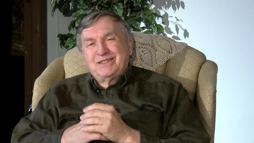 Playwright visits Tomah Area Community Theater | Top Stories | wxow.com