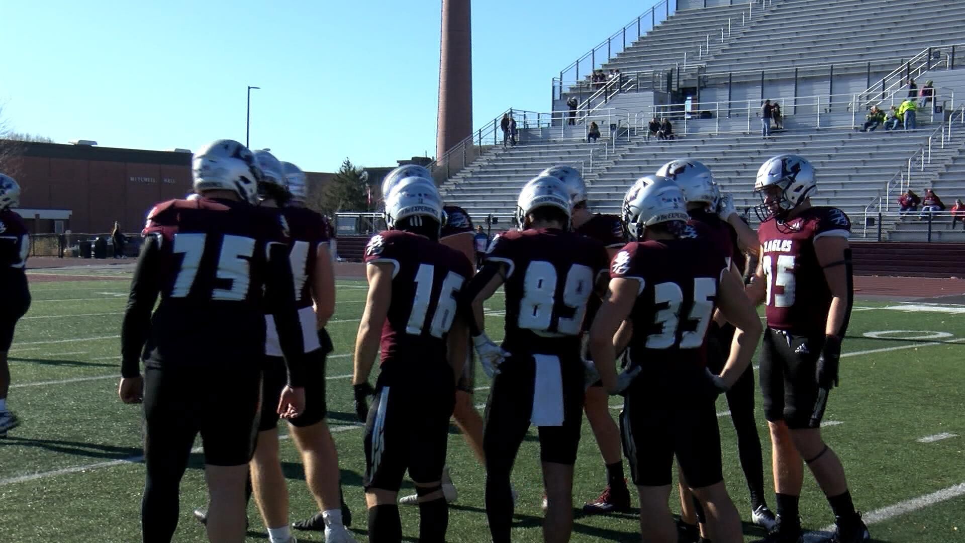 An opening kickoff return sets the tone for a 62-7 win for La Crosse ...