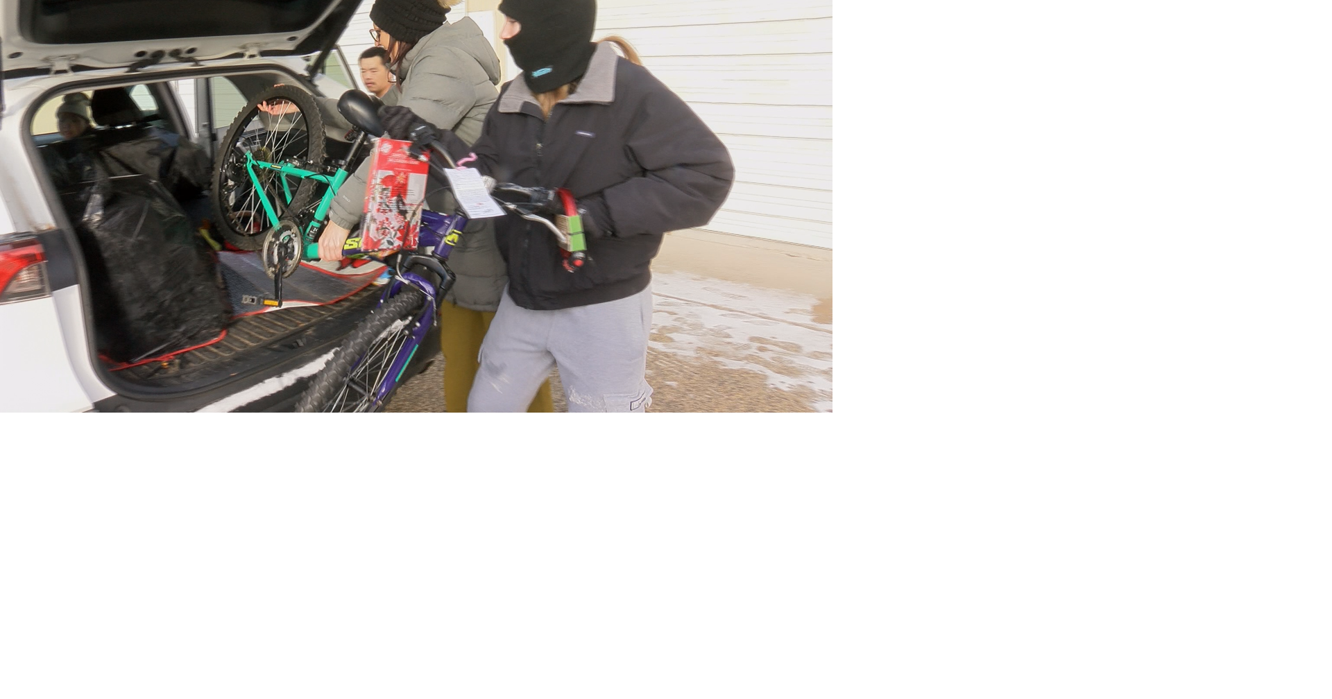 Angel Giving Tree distributions brighten the holidays for local ...