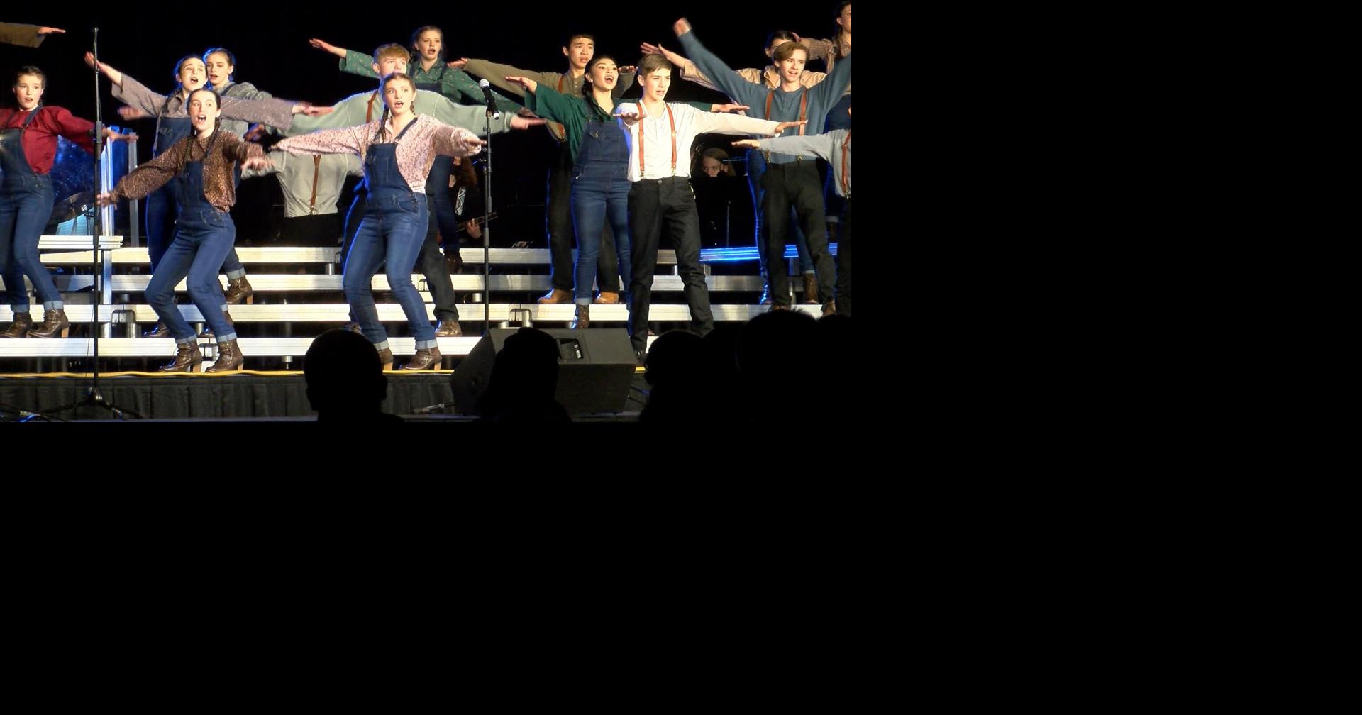 Show Choir competition showing off area talent | Top Stories | wxow.com