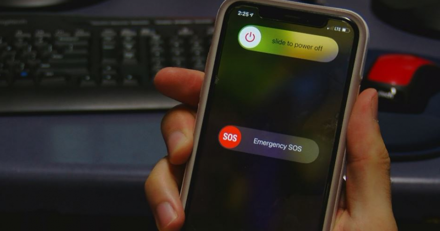 iphone side button 5 times