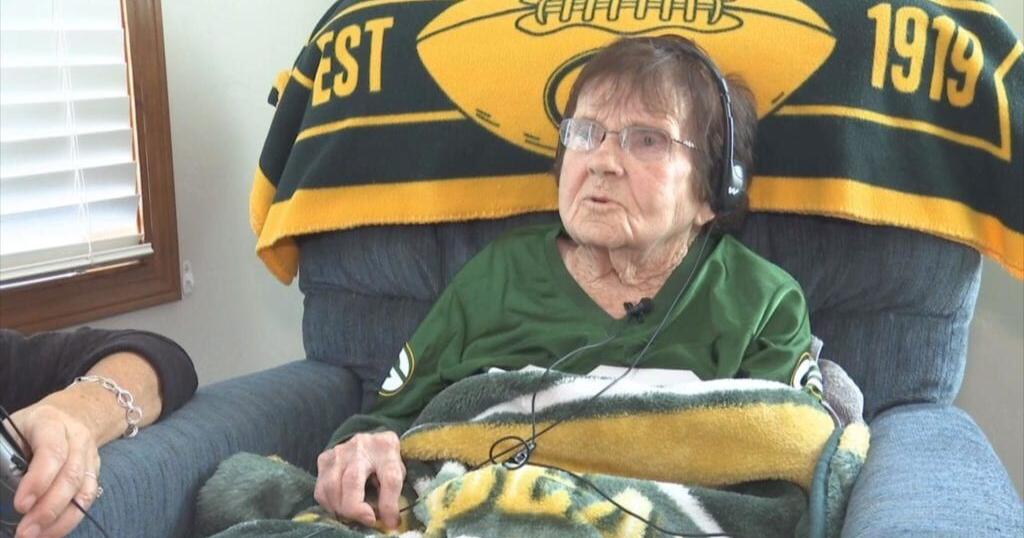 98-year-old Packers fan sings team’s original fight song | Wake Up ...