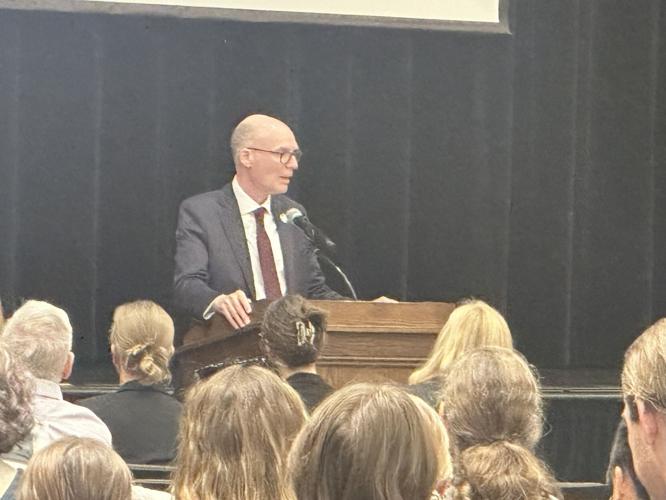 UWL Chancellor James Beeby welcomes students to campus | La Crosse News ...