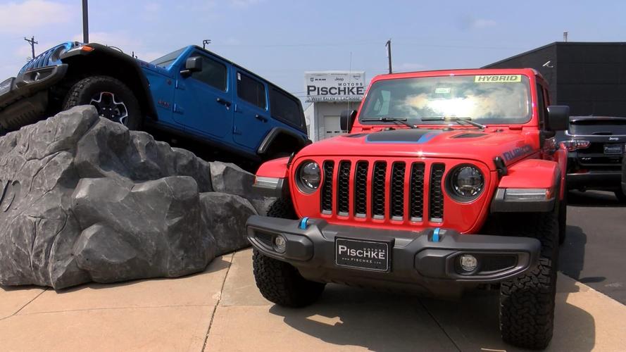 Pischke Motors opens new Jeep-centered facility | News | wxow.com