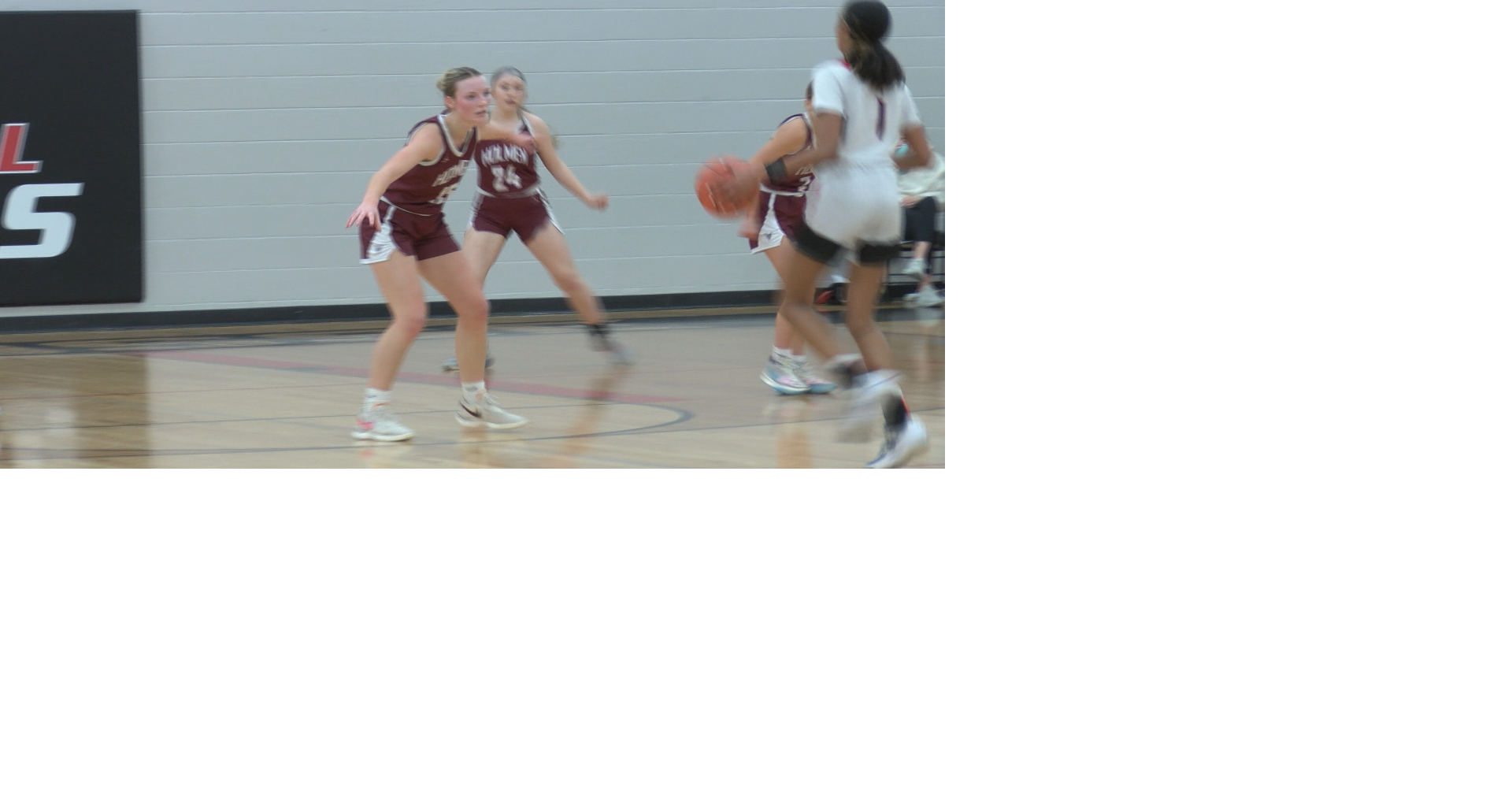Holmen overcomes Simpson's big game | Sports | wxow.com