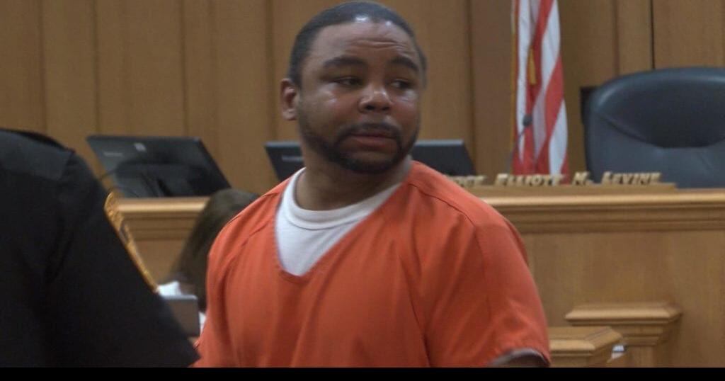 Stabbing suspect St. Junious to go to trial | Crime and Courts | wxow.com