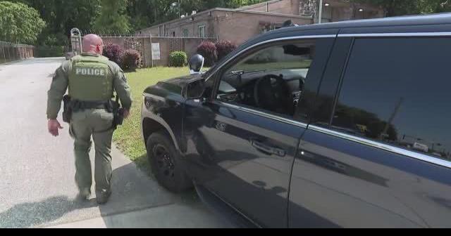 WATCH: Atlanta SWAT officer saves infant with CPR | Video | wxow.com