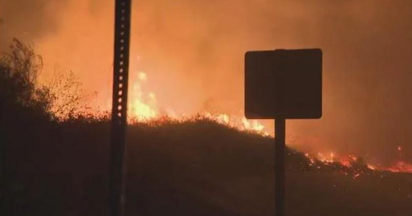 Hurst Fire in Sylmar neighborhood of Los Angeles causes immediate ...