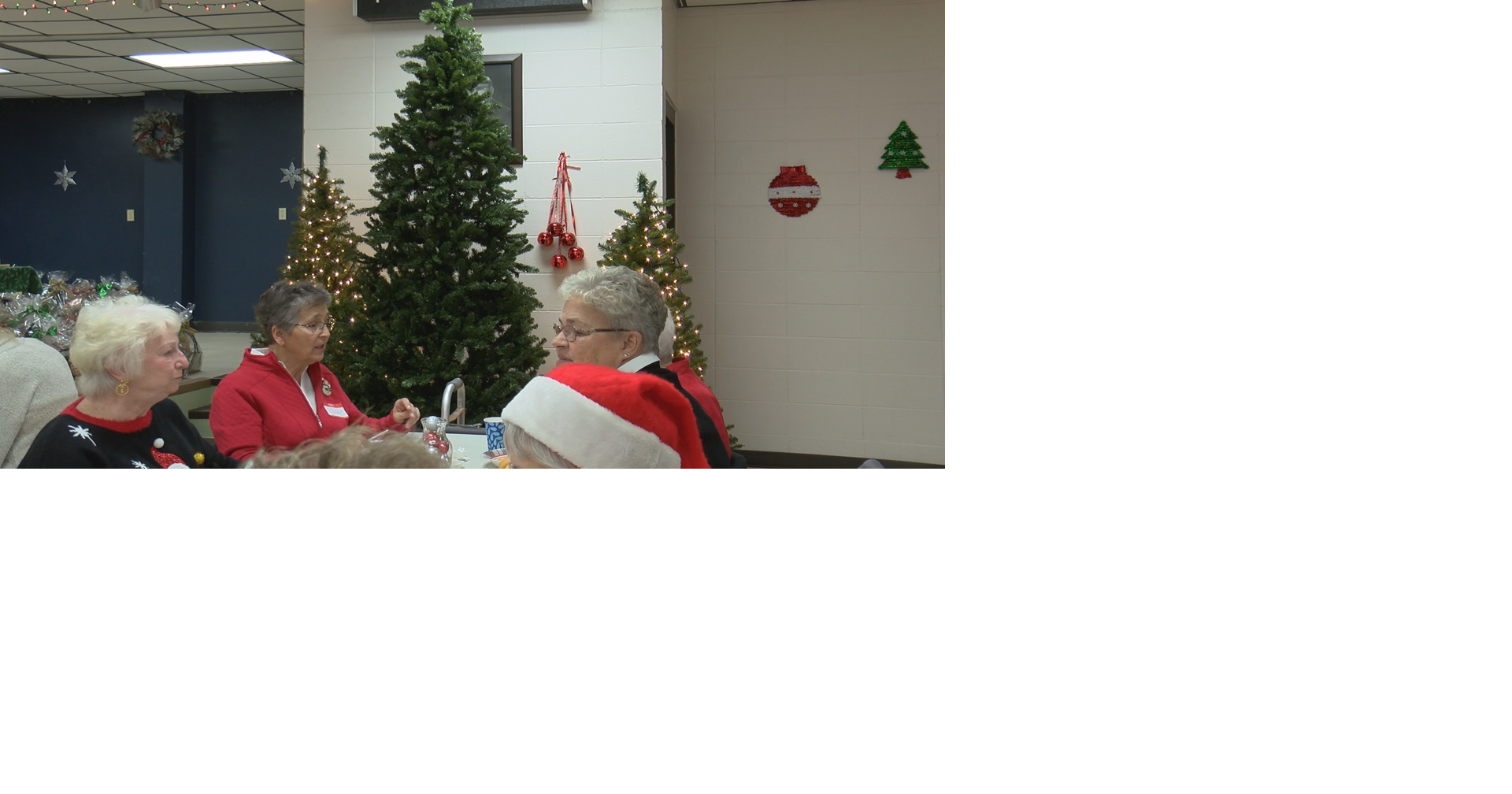 Harry J Olson host Senior Holiday Party. | News | wxow.com