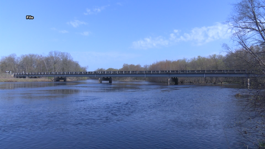 Rep. Doyle speaks on Hwy 35 bridge project near Trempealeau | News ...
