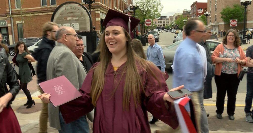 UW-La Crosse 2019 Commencement on Mother’s Day | News | wxow.com