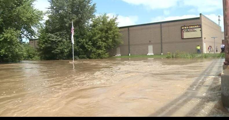 Reedsburg flooding calls for duck boats as neighborhoods go under water ...