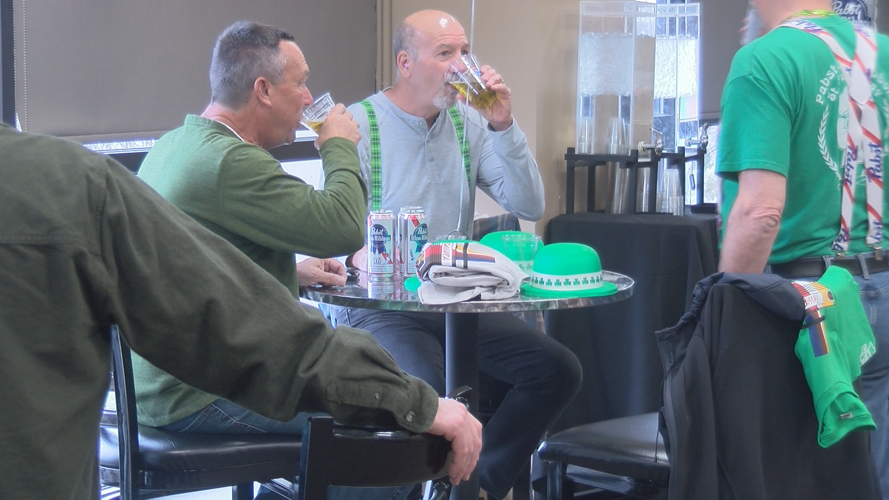 La Crosse Center sees Pabst vs. Old Style event | News | wxow.com