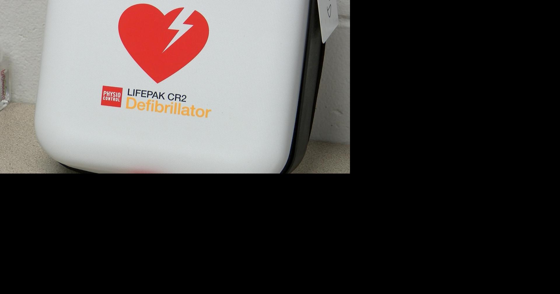 La Crescent police department receives new AED kits | News | wxow.com