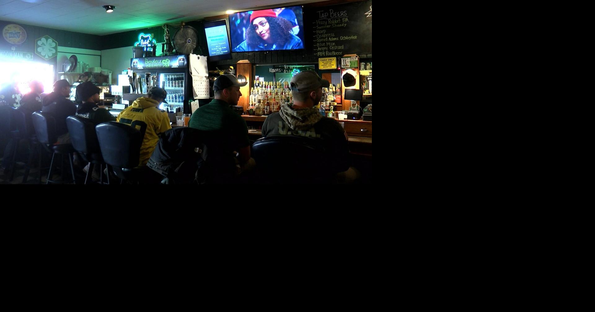 Local bar holds special showing of Packers game | News | wxow.com