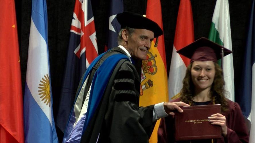 UW-La Crosse 2019 Commencement on Mother’s Day | News | wxow.com