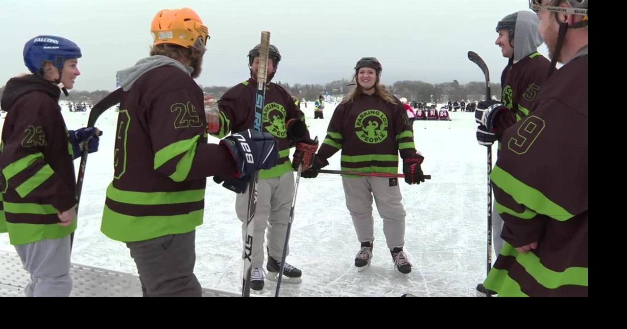 Minnesota: Pond hockey championship game marriage proposal | Video ...