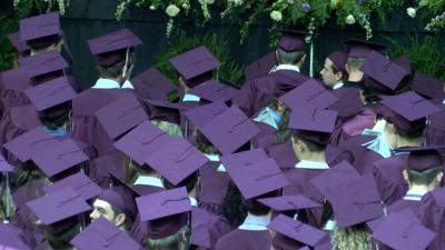 UW La Crosse Holds Commencement ceremonies | | wxow.com