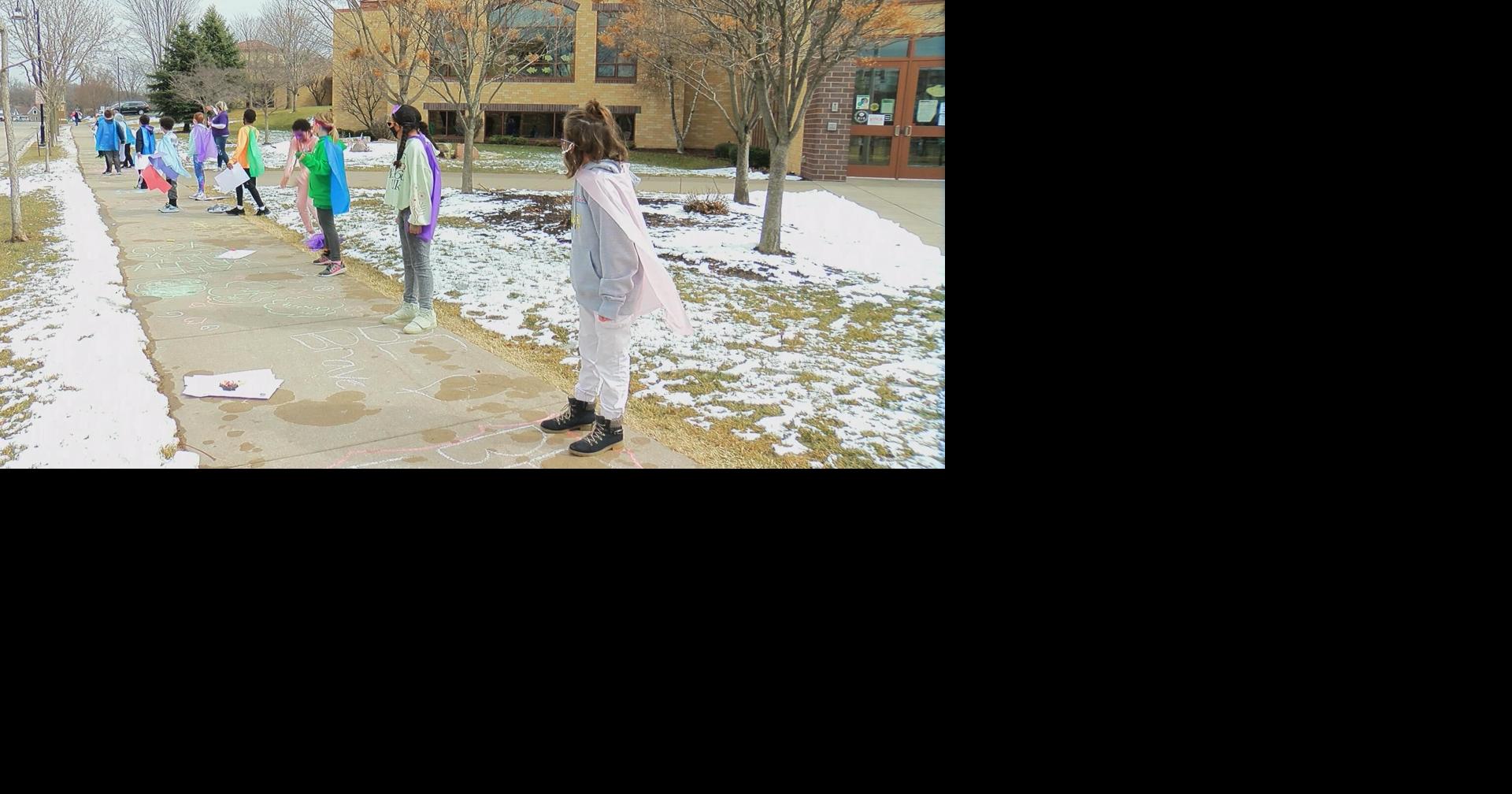 Teachers and students celebrate “Student Hero Day” at Irving Pertzsch Elementary | News | wxow.com