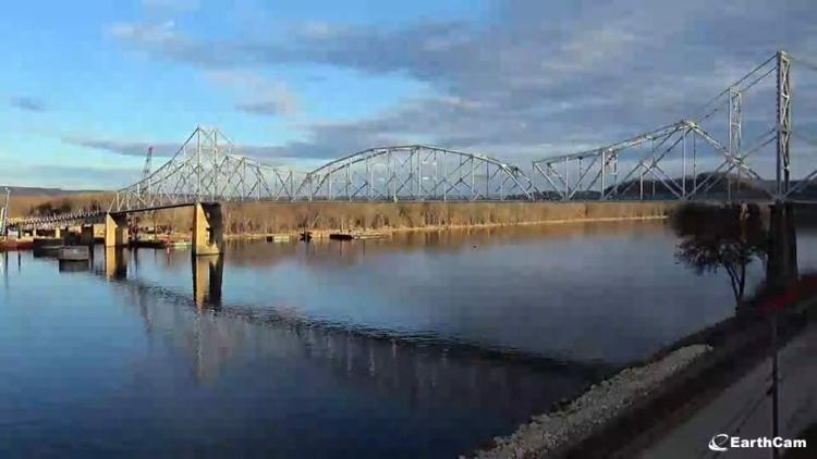 IOWA DOT: Lansing Bridge closed due to 'slight movement' of the bridge ...