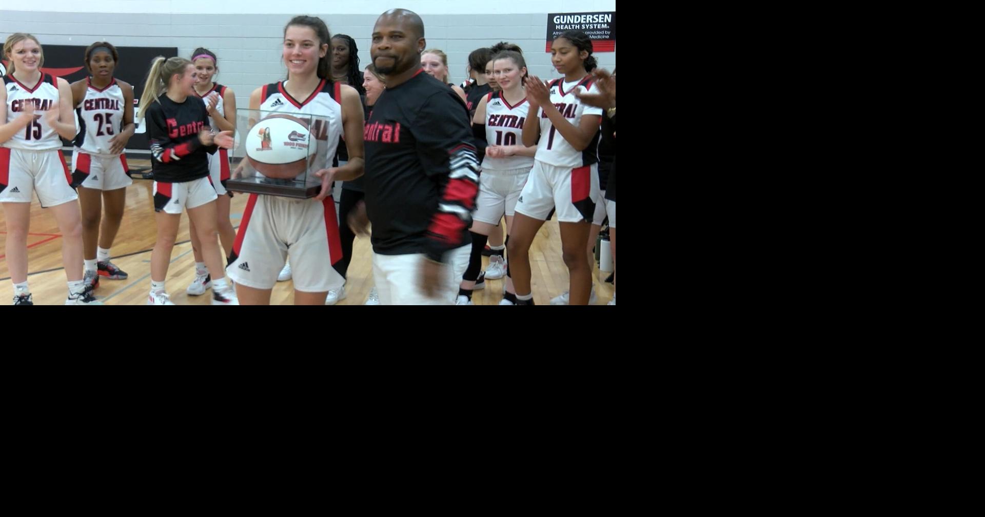 Mislivecek reaches 1,000-point mark in Central win | Sports | wxow.com