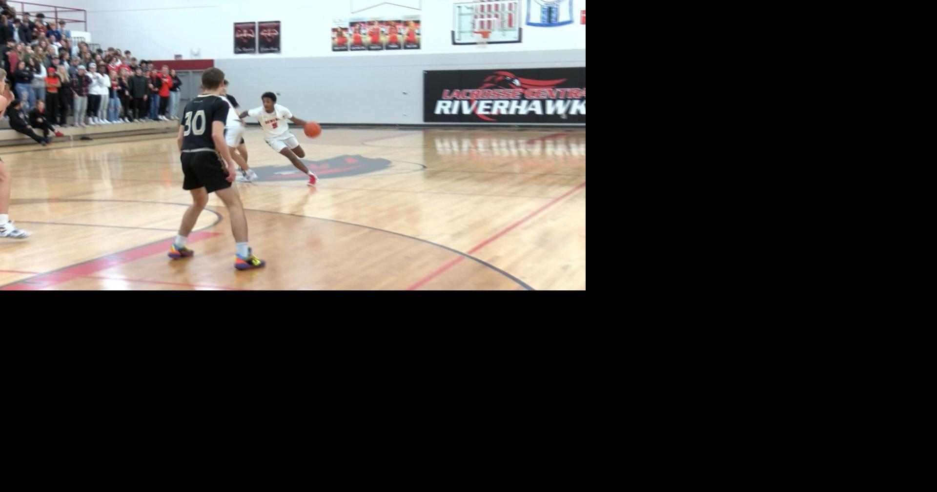 Williams' big first half carries Central over Caledonia | Sports | wxow.com