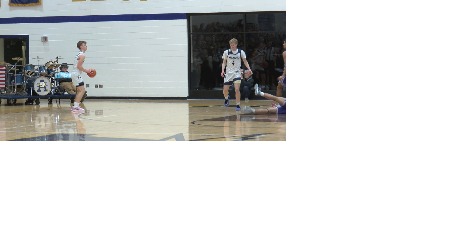 Aquinas passes Bahr exam vs. Onalaska | Sports | wxow.com
