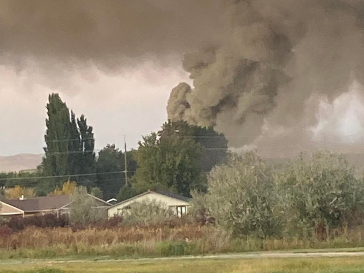 Crews fight fire at Obert cold storage in Zillah | Local | yakimaherald.com