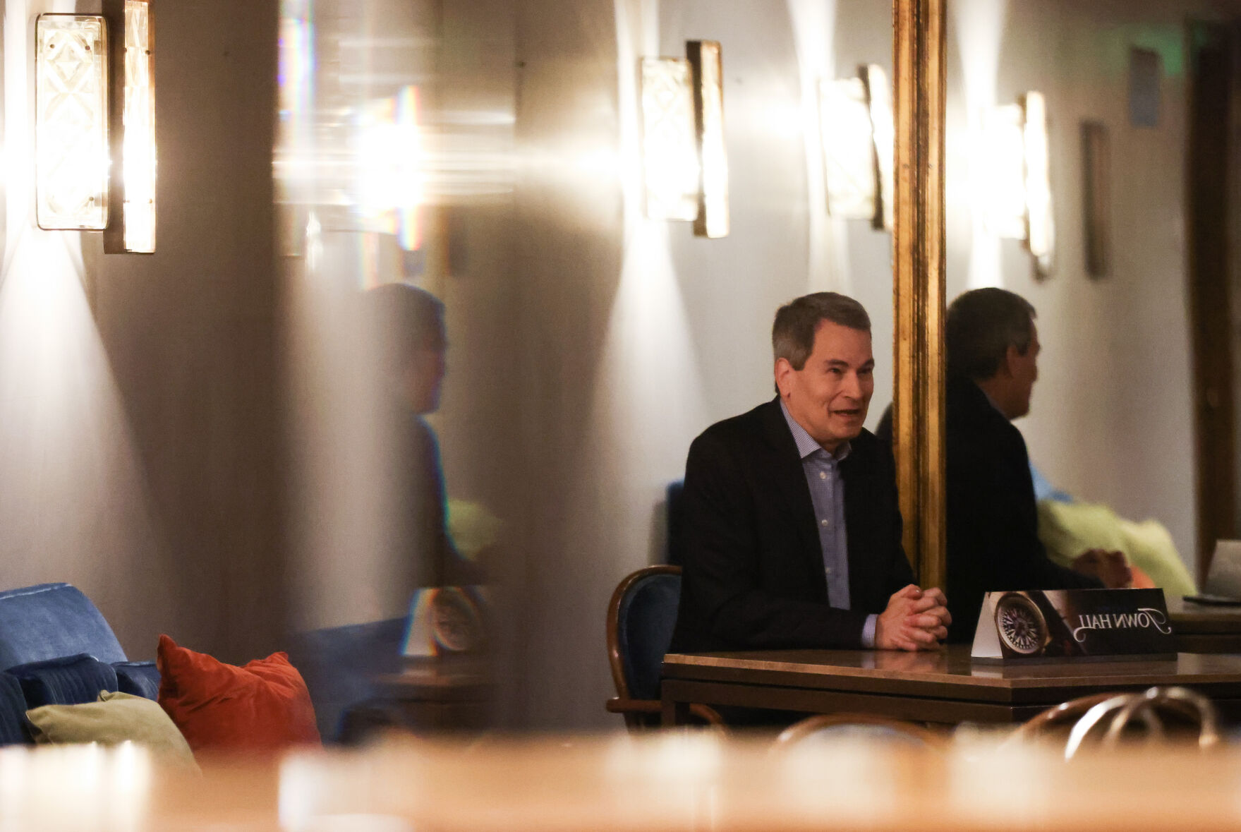 David Pogue outlines the benefits and drawbacks of AI at Yakima Town ...