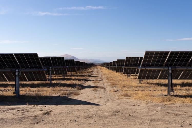 Wautoma solar proposal moves ahead as Inslee tours Yakima County solar ...