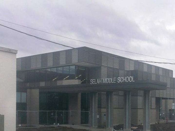 selah high school