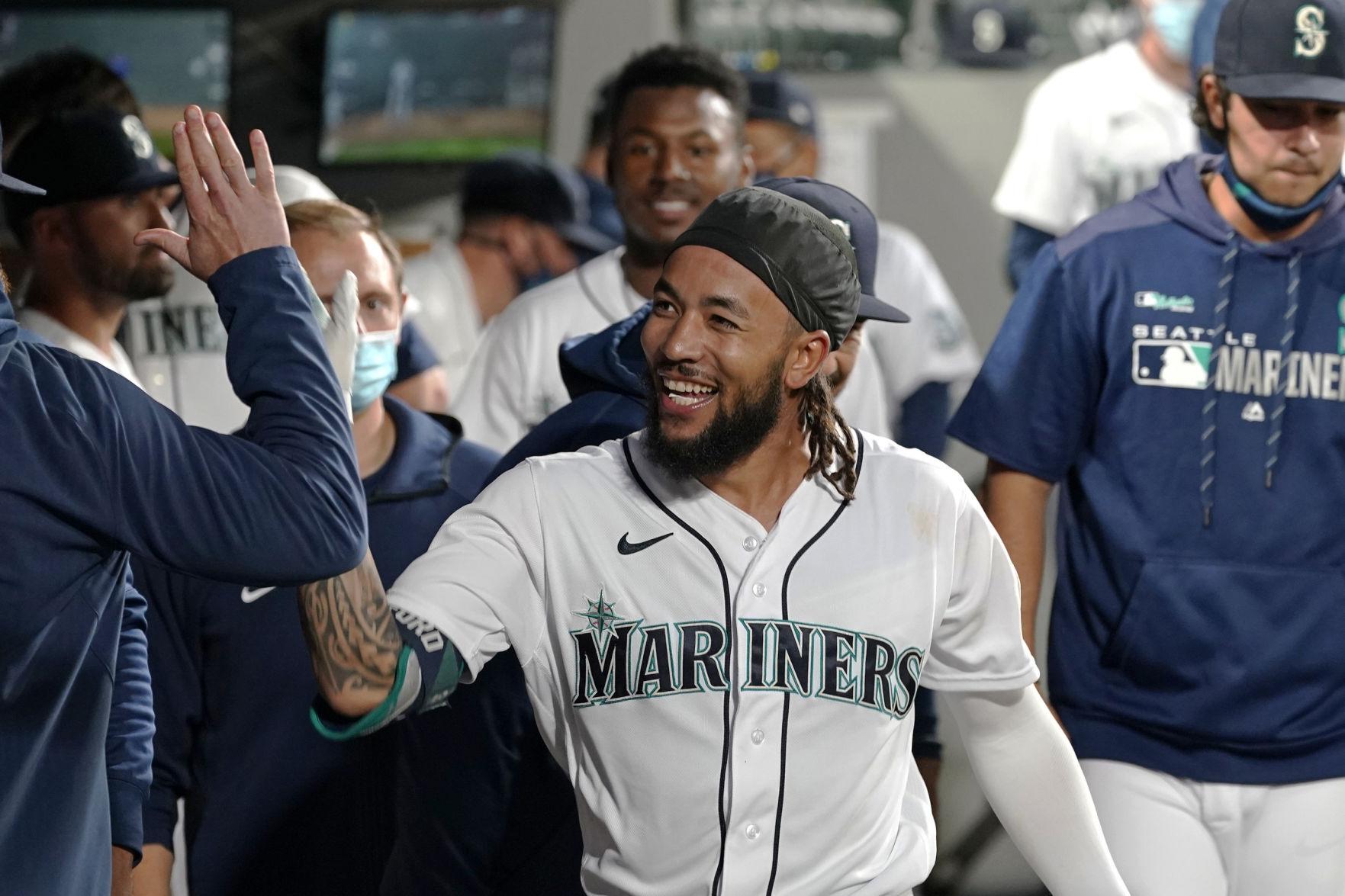 J.P. Crawford returns to Mariners lineup after a bout with food ...