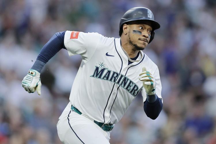 Photos: Seattle Mariners win against Los Angeles Angels, 5-3 | Mariners | yakimaherald.com