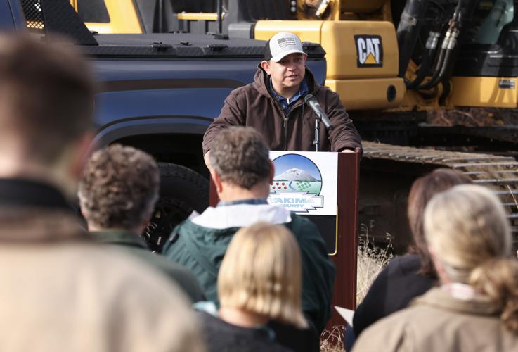Latest levee project aimed at restoring Yakima River flows is underway ...