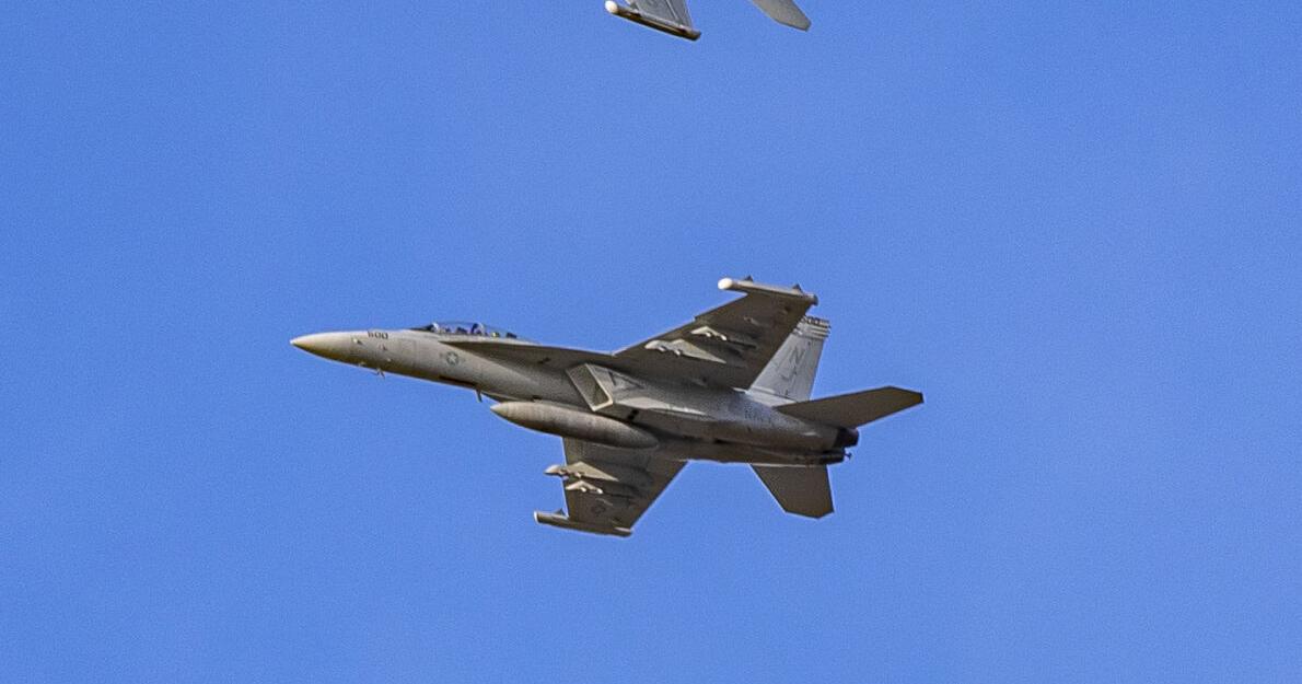 Navy jets make emergency landing at Yakima Air Terminal | Local ...
